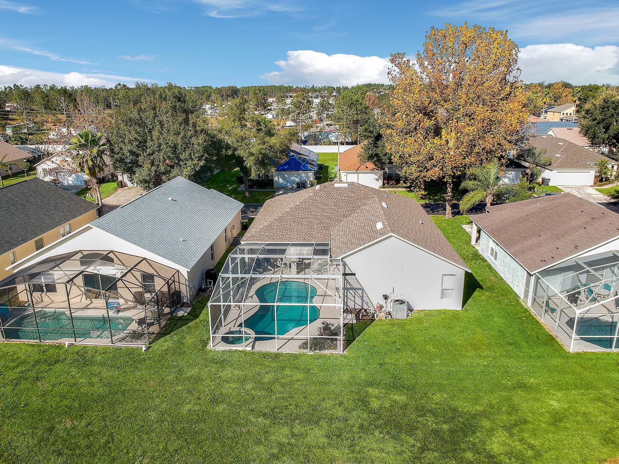 Community Pool And Spacious Layout - Beautiful Family Retreat - Davenport, FL
