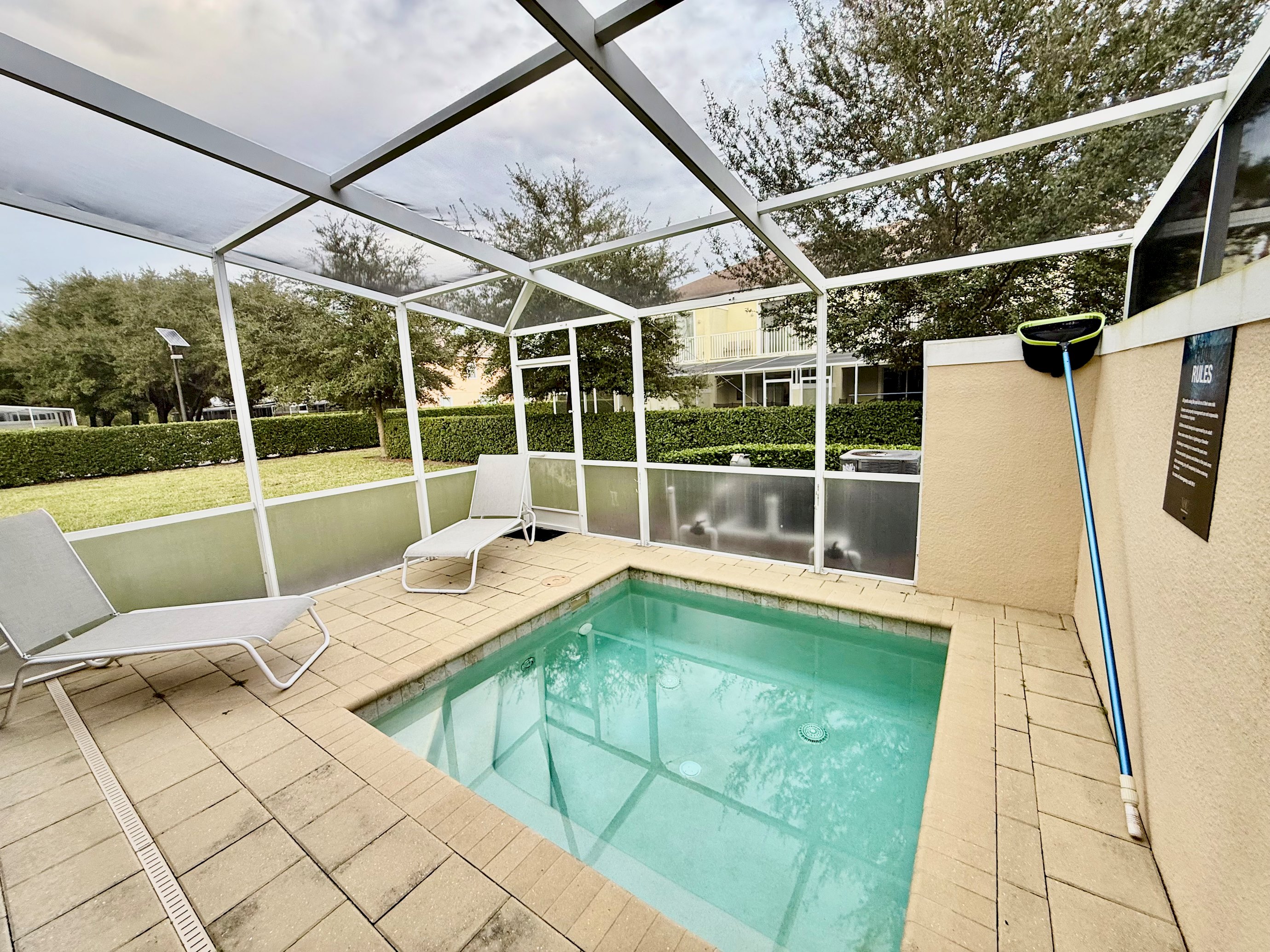 Light Filled Interior And Serene Outdoor Space - Gorgeous Family Haven - Davenport, FL