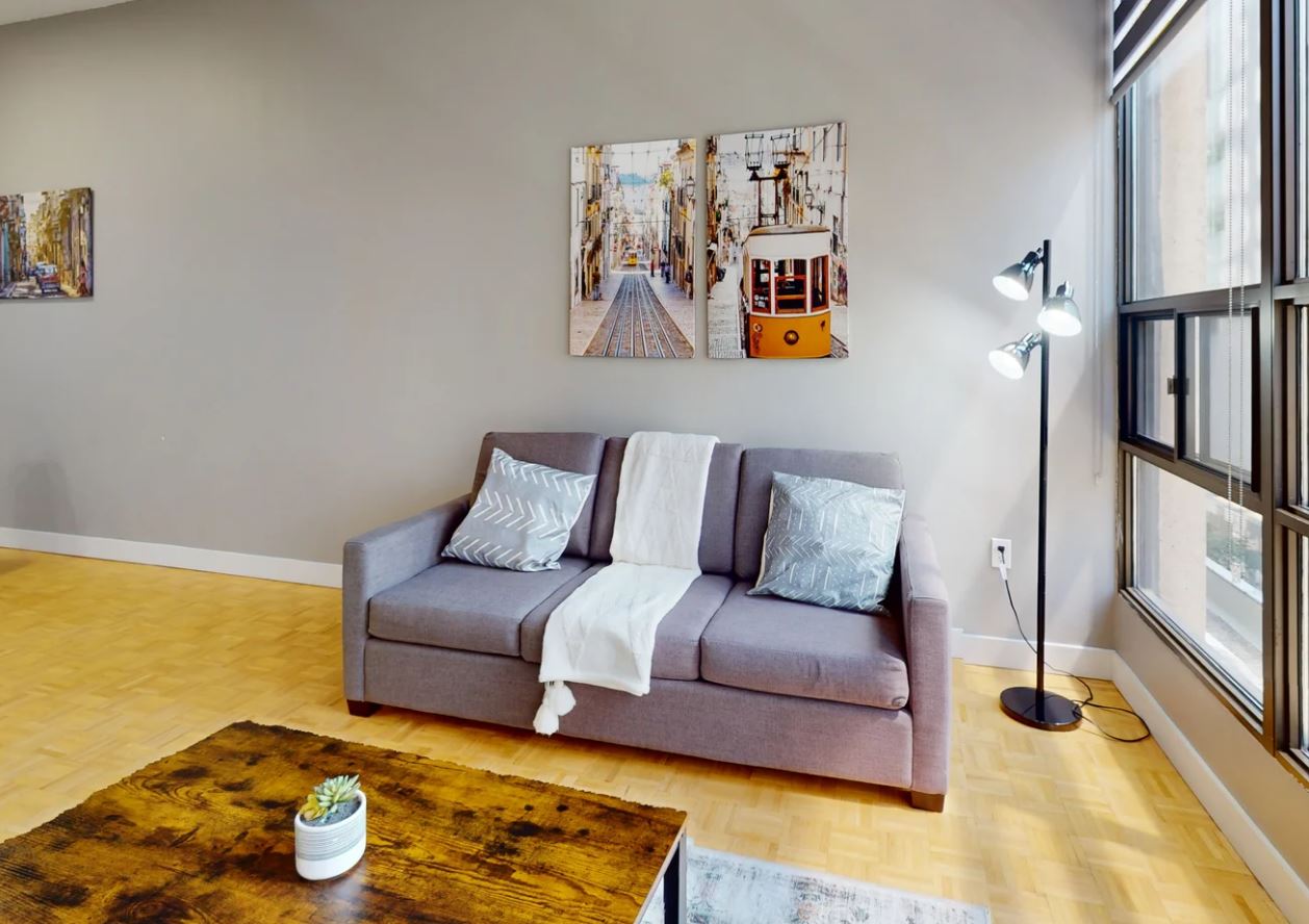 Centrally Located Suite With Fitness Centre And Indoor Pool - Modern Oasis - Toronto